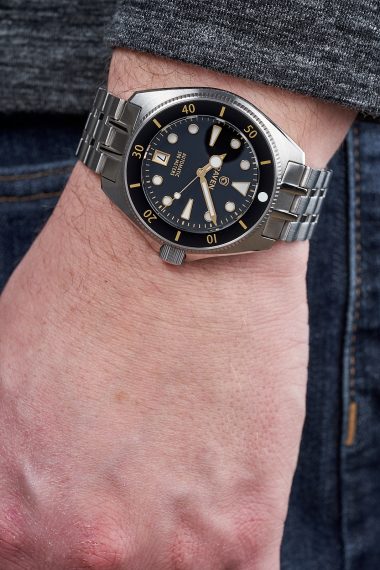 Raven Solitude Worn & Wound LE 40mm Review - Watch Clicker