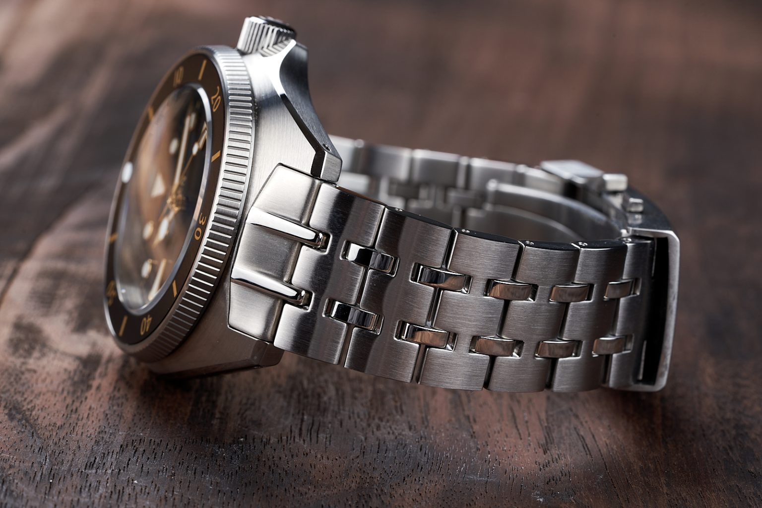 Raven Solitude Worn & Wound LE 40mm Review - Watch Clicker