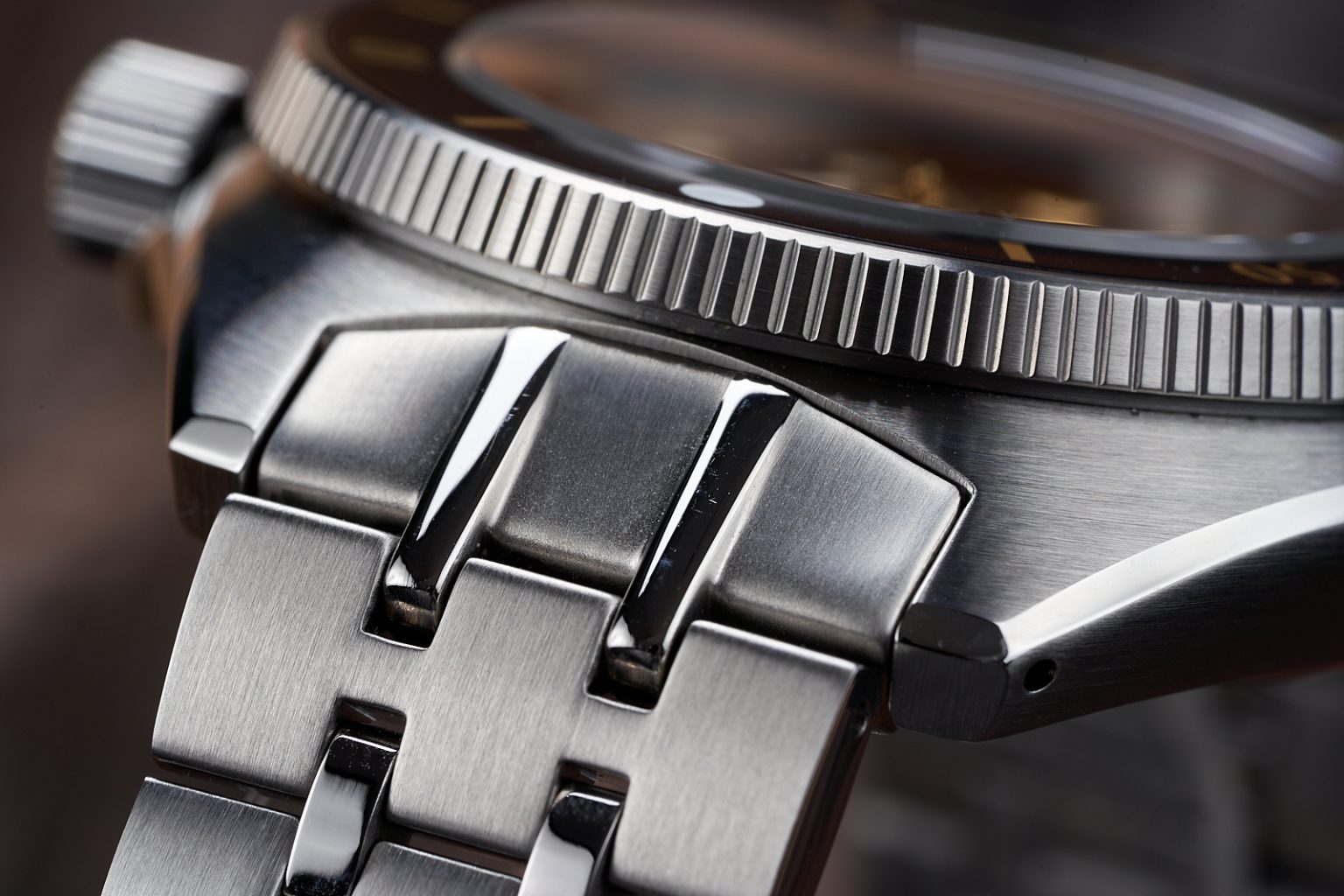 Raven Solitude Worn & Wound LE 40mm Review - Watch Clicker