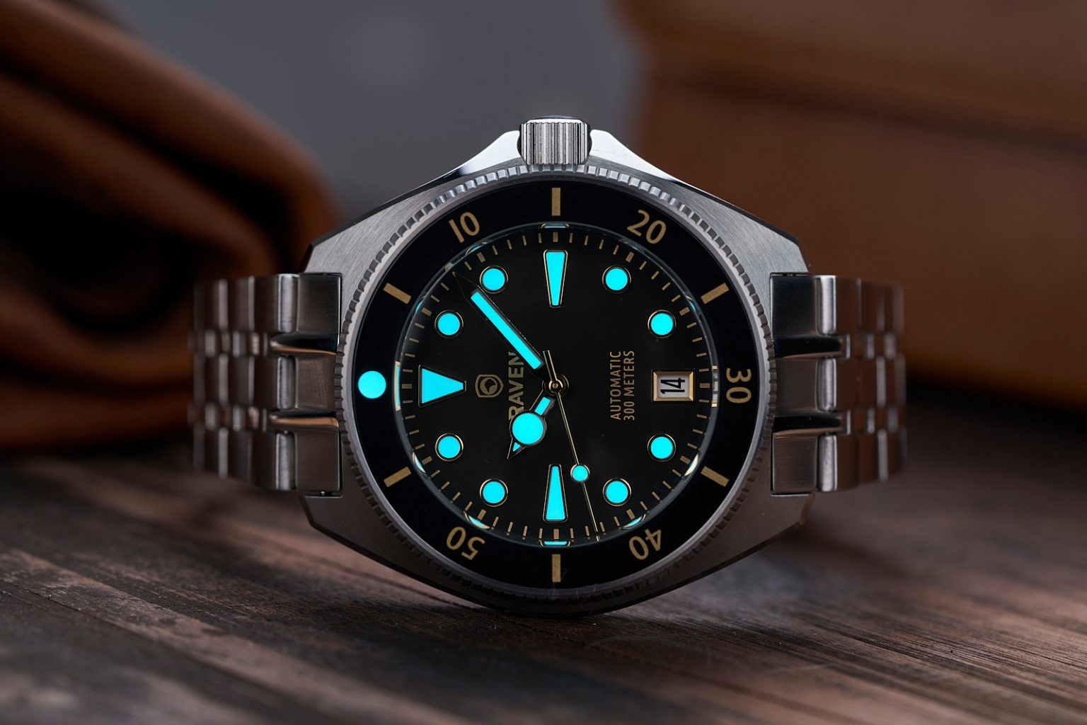 Raven Solitude Worn & Wound LE 40mm Review - Watch Clicker