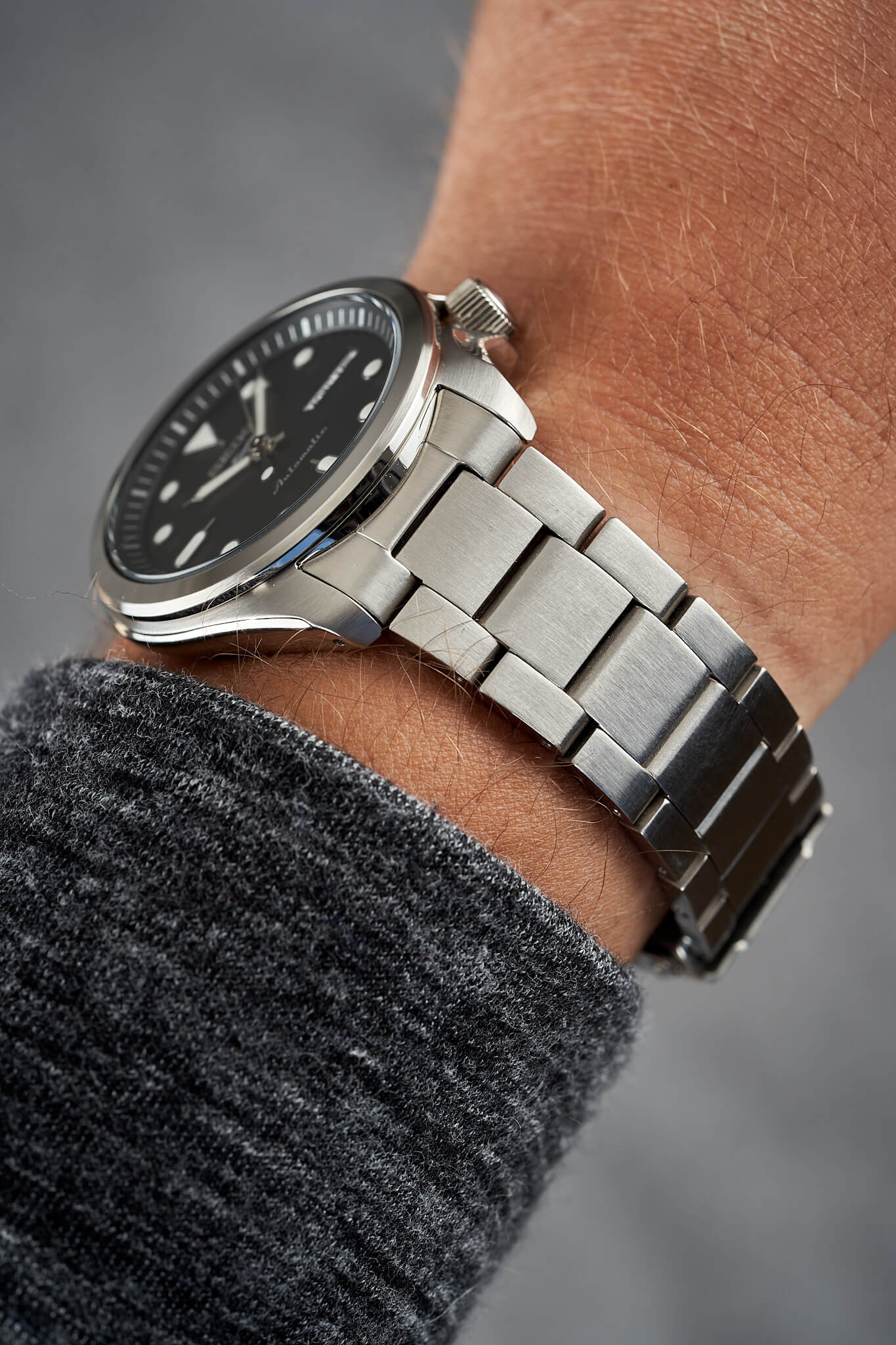 Seiko 5 SRPE55 40mm Fixed Bezel Review - Watch Clicker