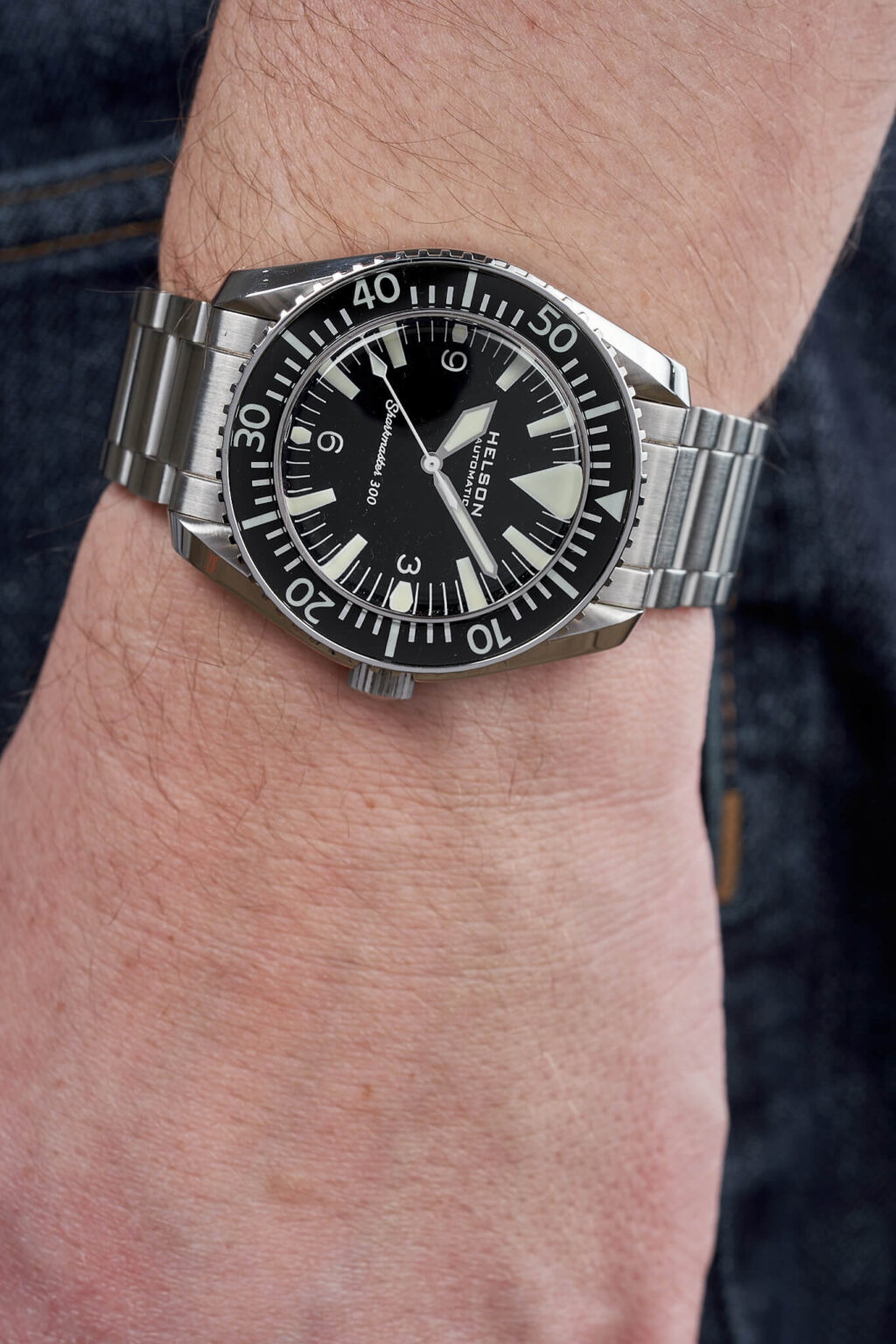 Helson Sharkmaster 300 Review - Watch Clicker