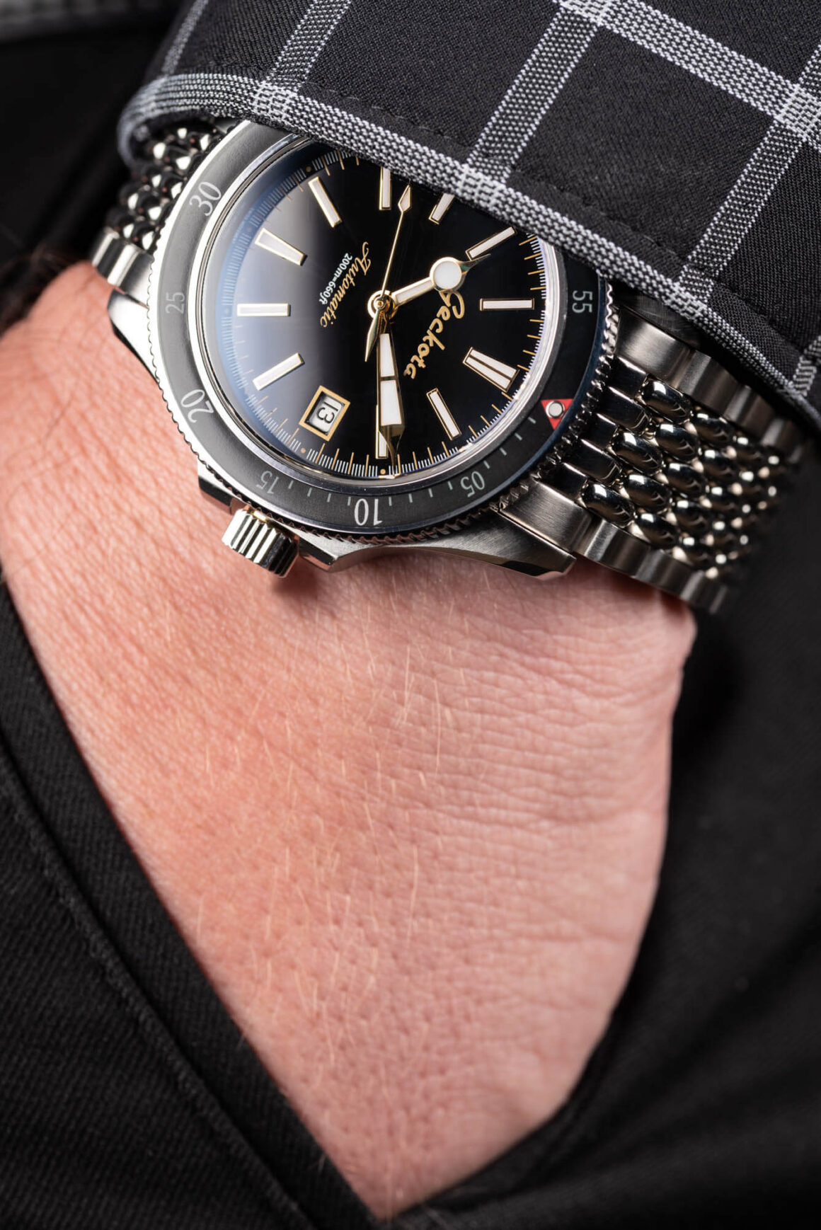 Geckota G-02 Gilt Dial Dive Watch Review - Watch Clicker