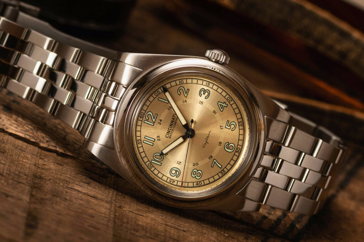 Dufrane Waterloo 39mm Watch Reivew - Watch Clicker