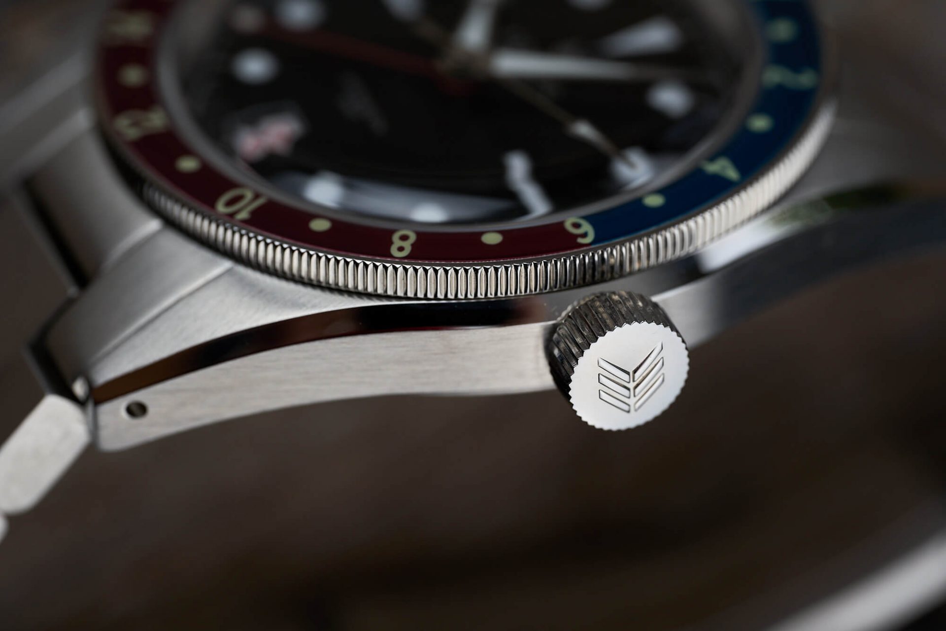Lorier Hyperion 38mm GMT Review - Watch Clicker