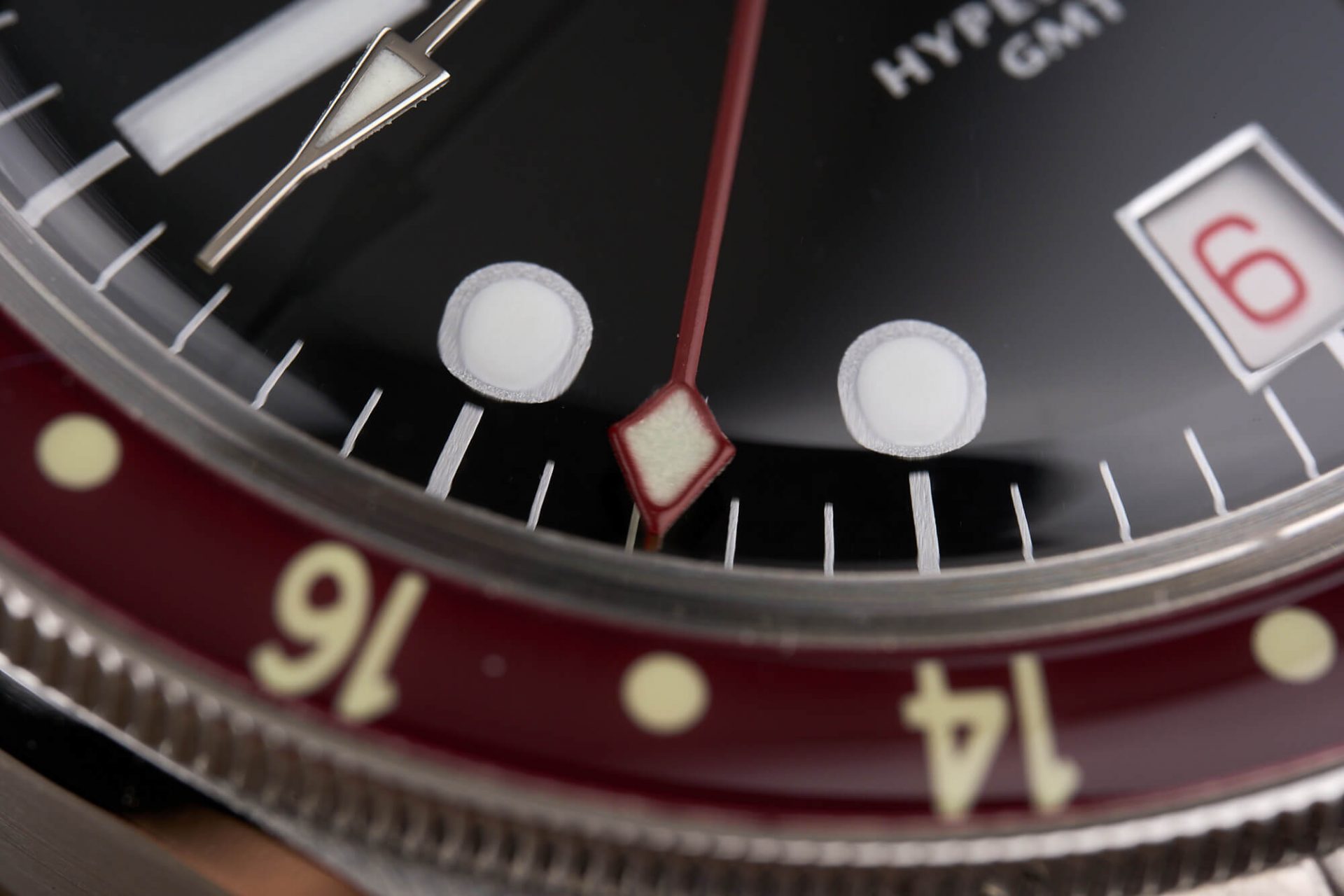 Lorier Hyperion 38mm GMT Review - Watch Clicker
