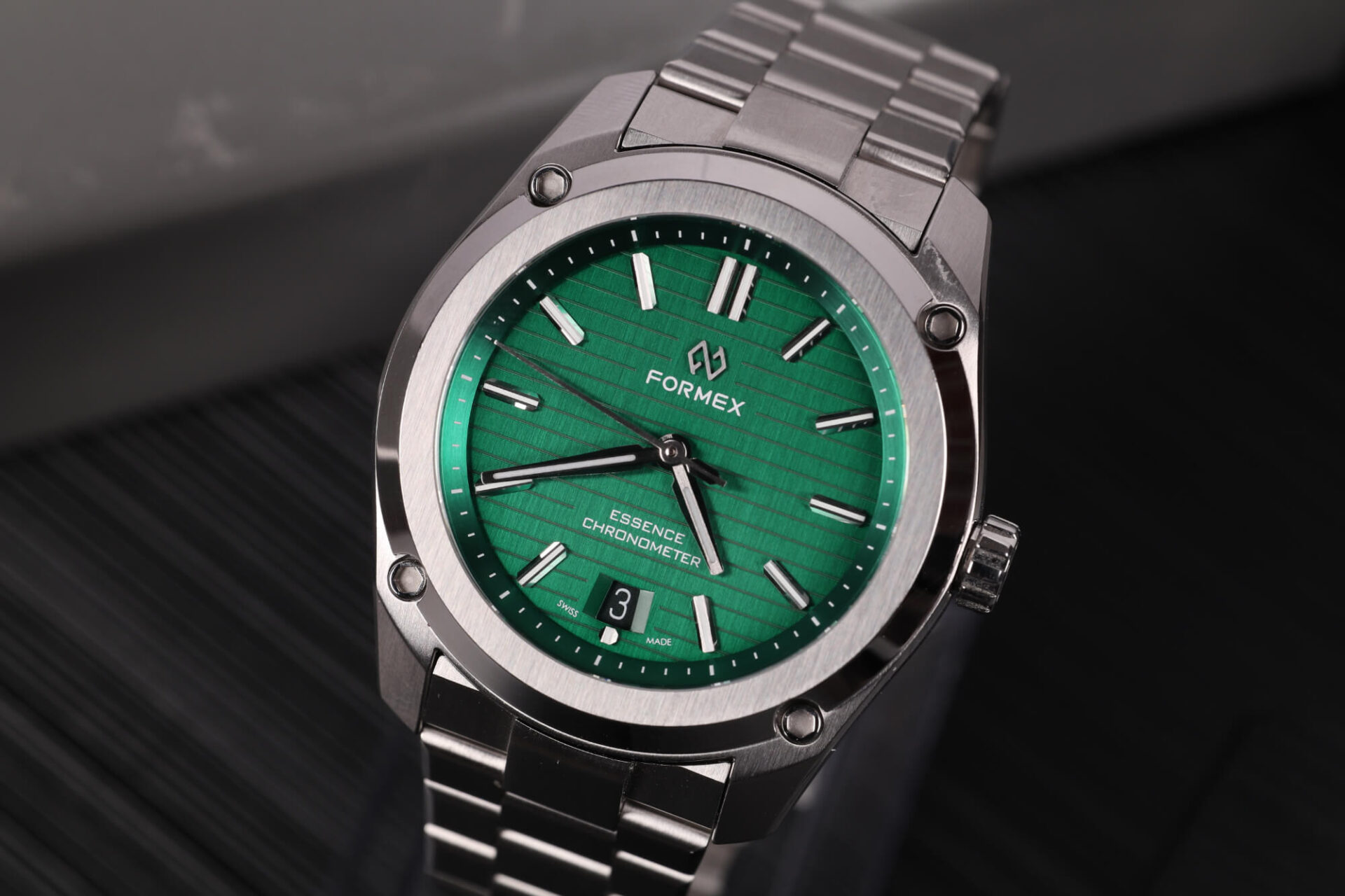 Formex Essence ThirtyNine Review 39mm - Watch Clicker