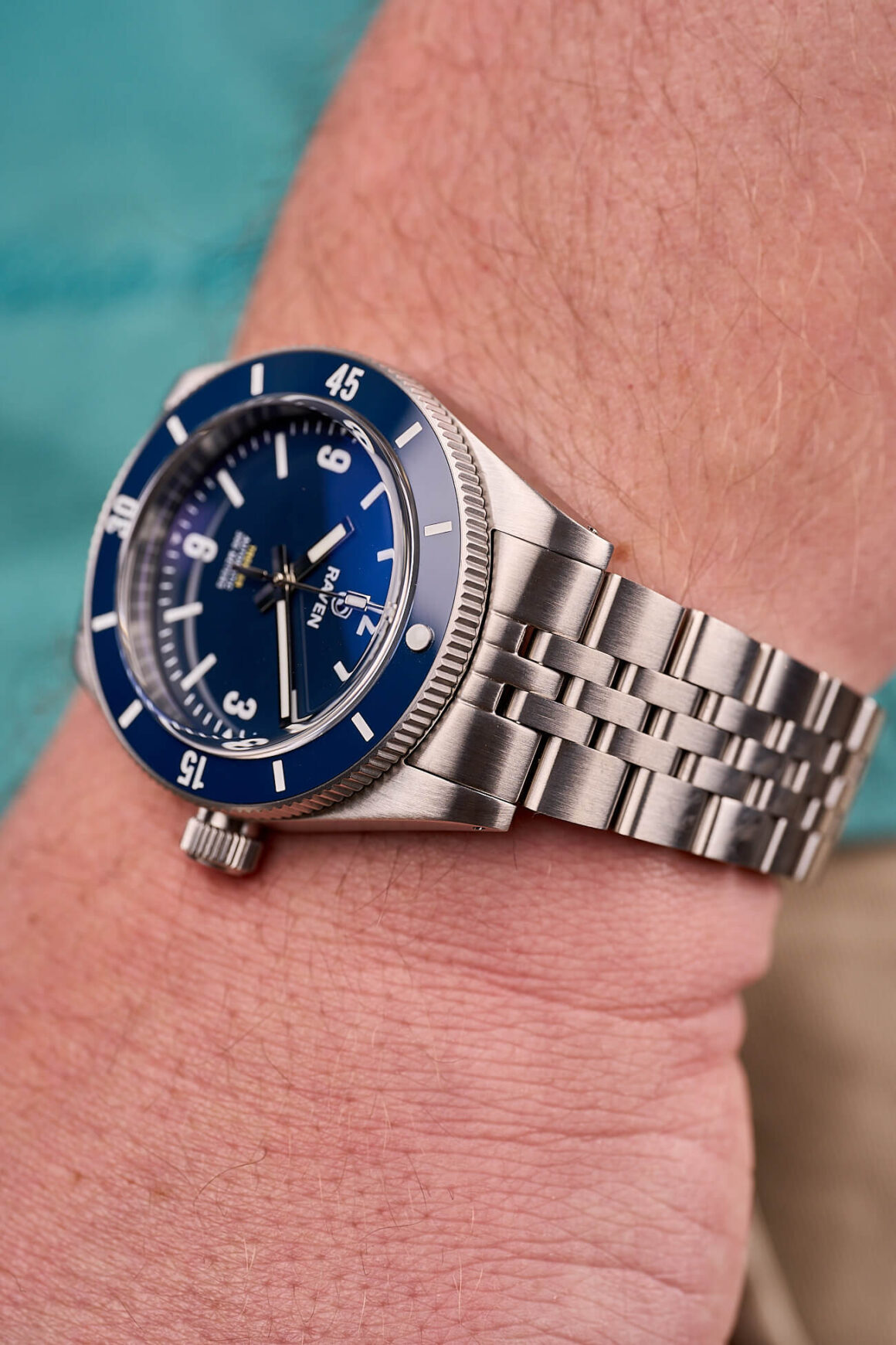 Raven Trekker 39 Review - Watch Clicker