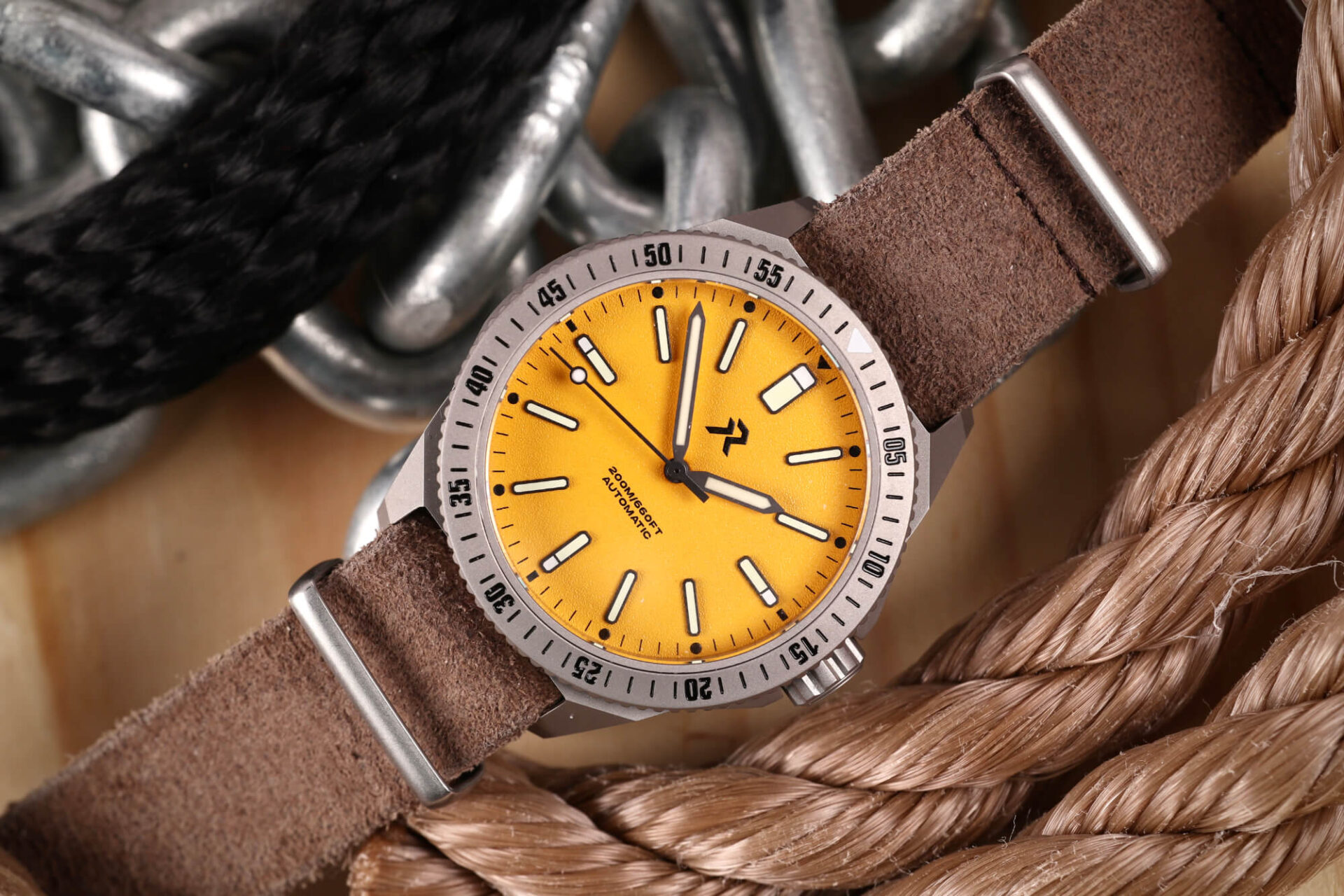 RZE Endeavour 40.5mm Review - Watch Clicker