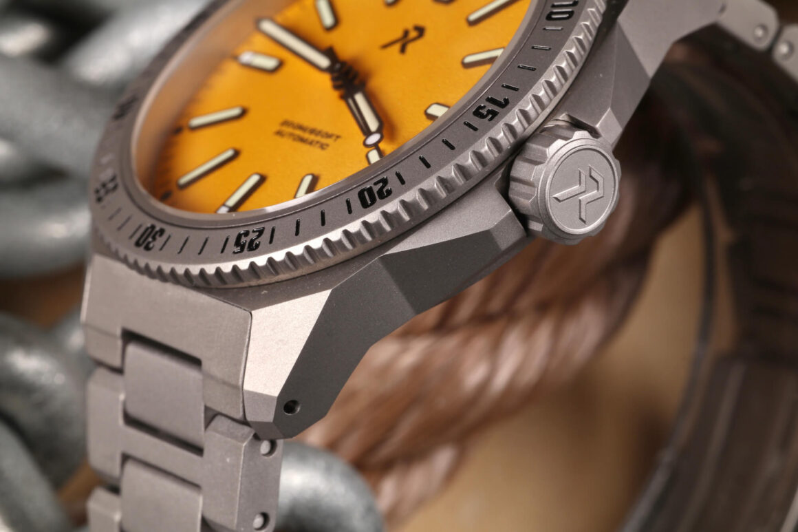 RZE Endeavour 40.5mm Review - Watch Clicker