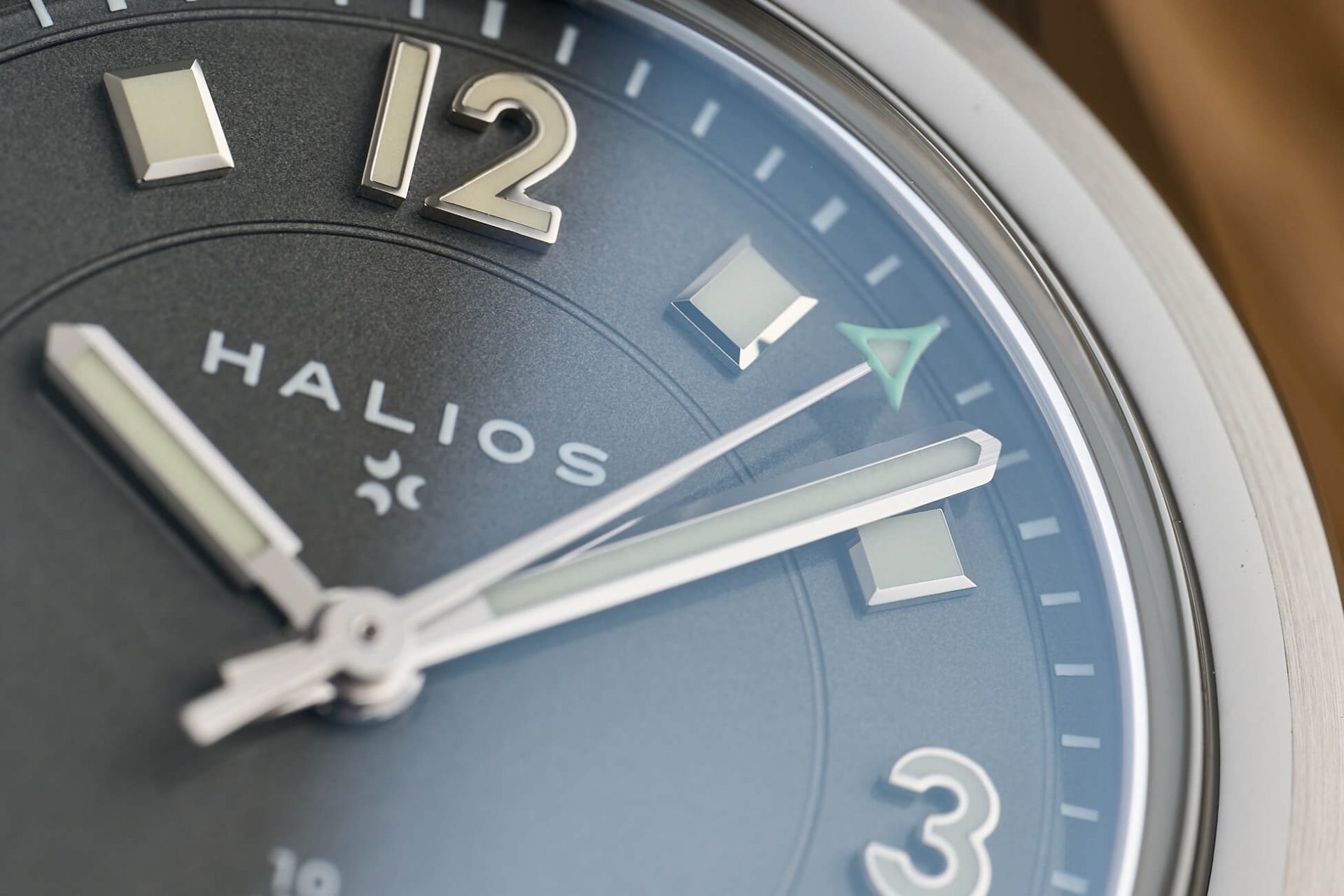 Halios Universa 38mm Review - Watch Clicker