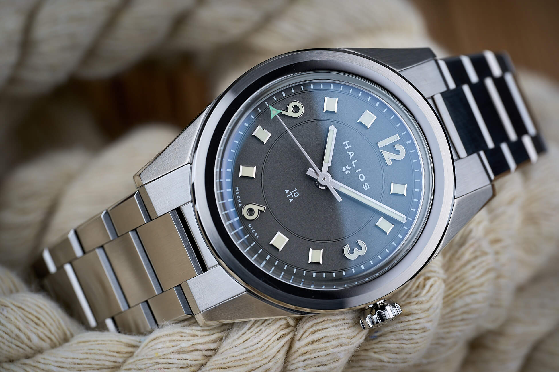 Halios Universa 38mm Review - Watch Clicker
