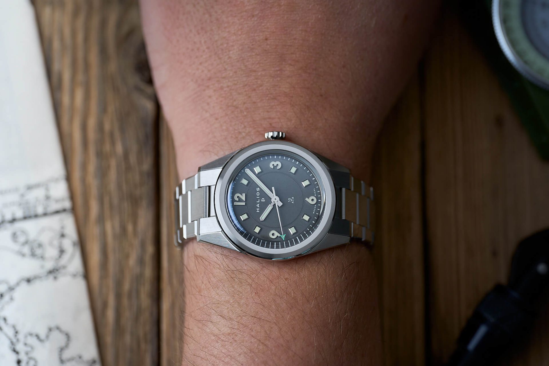 Halios Universa 38mm Review - Watch Clicker