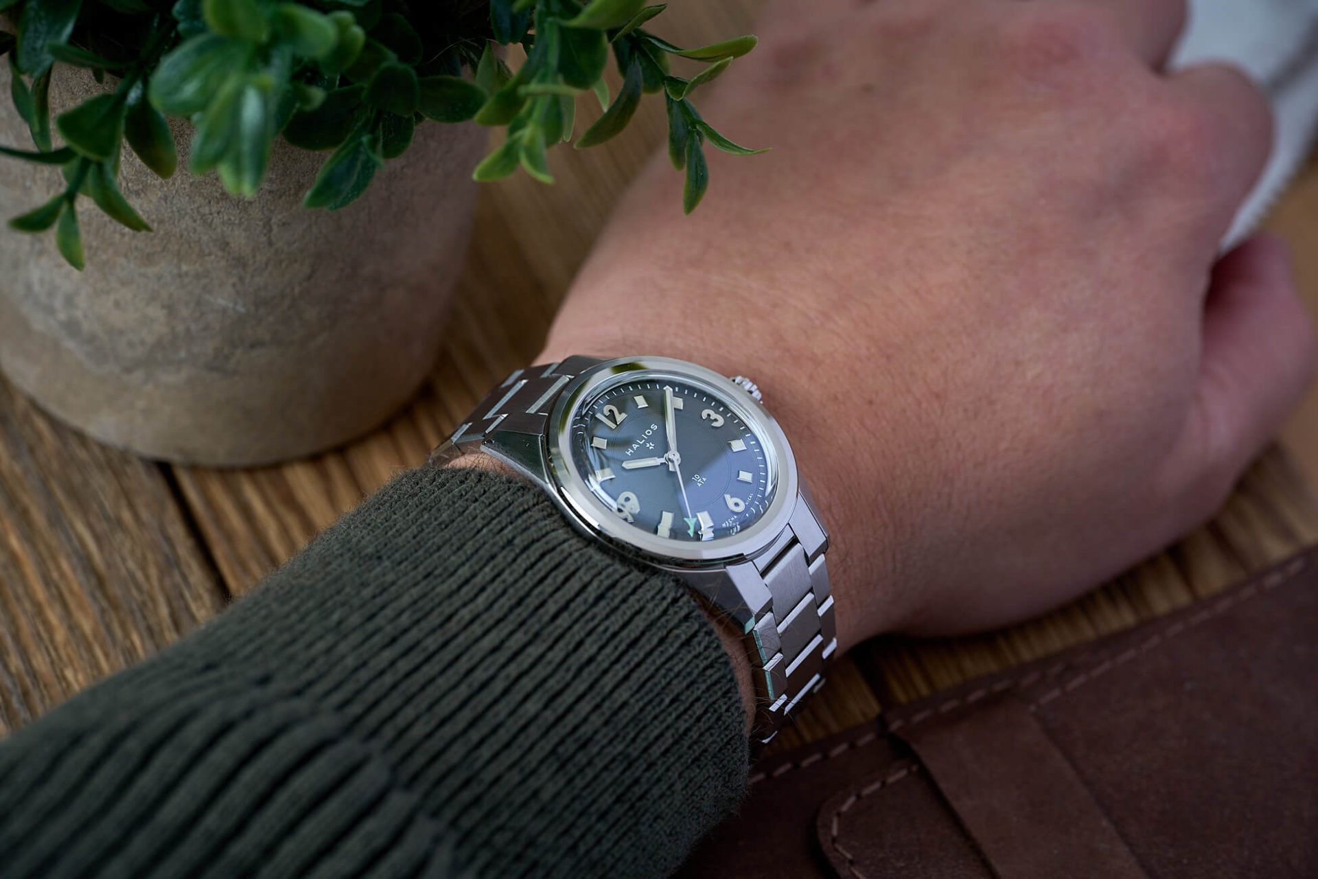 Halios Universa 38mm Review - Watch Clicker