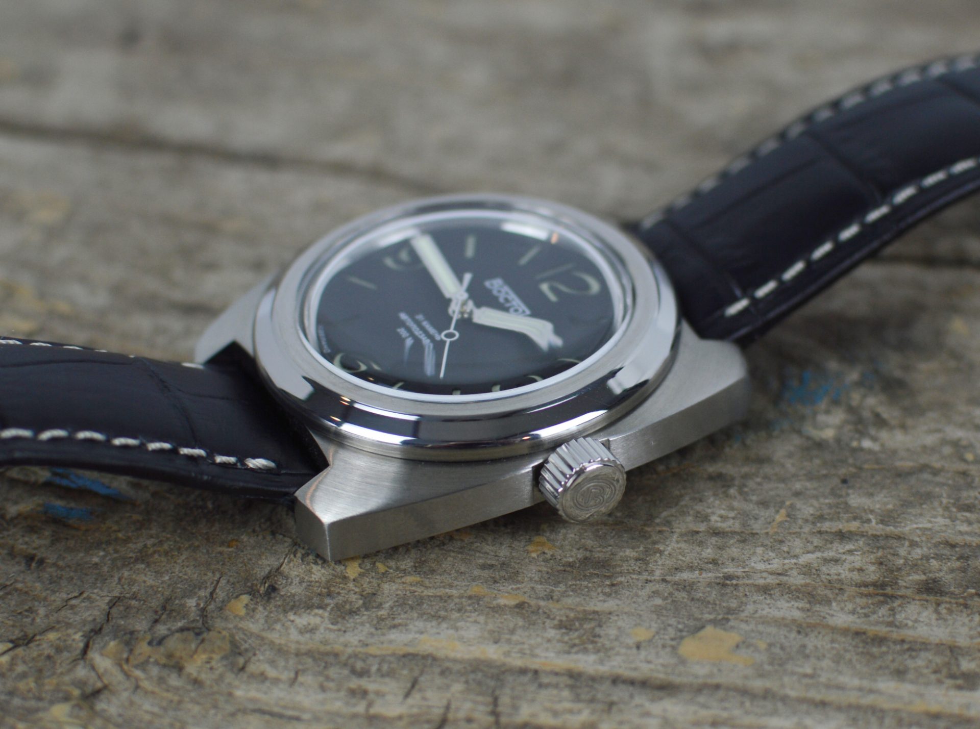 Vostok Amphibia Classic 170548 Review - Watch Clicker