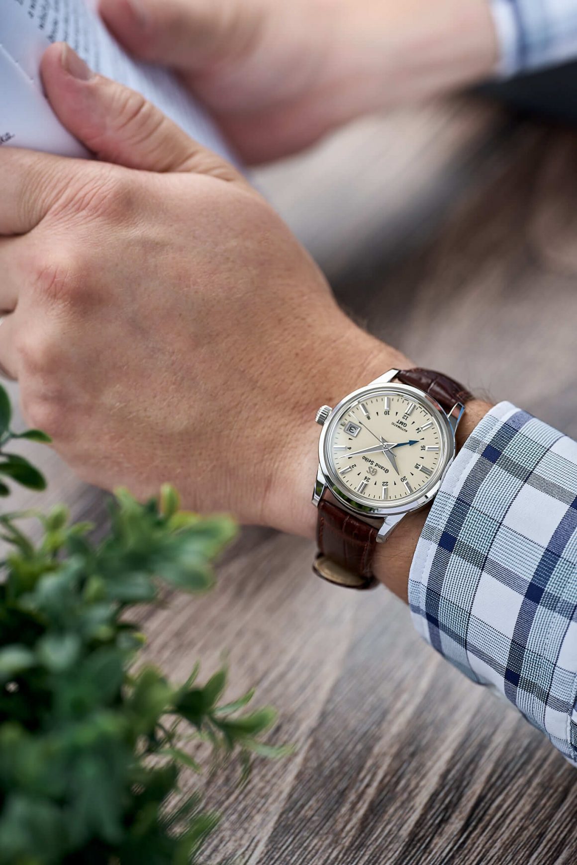 Grand Seiko SBGM221 Review - Watch Clicker