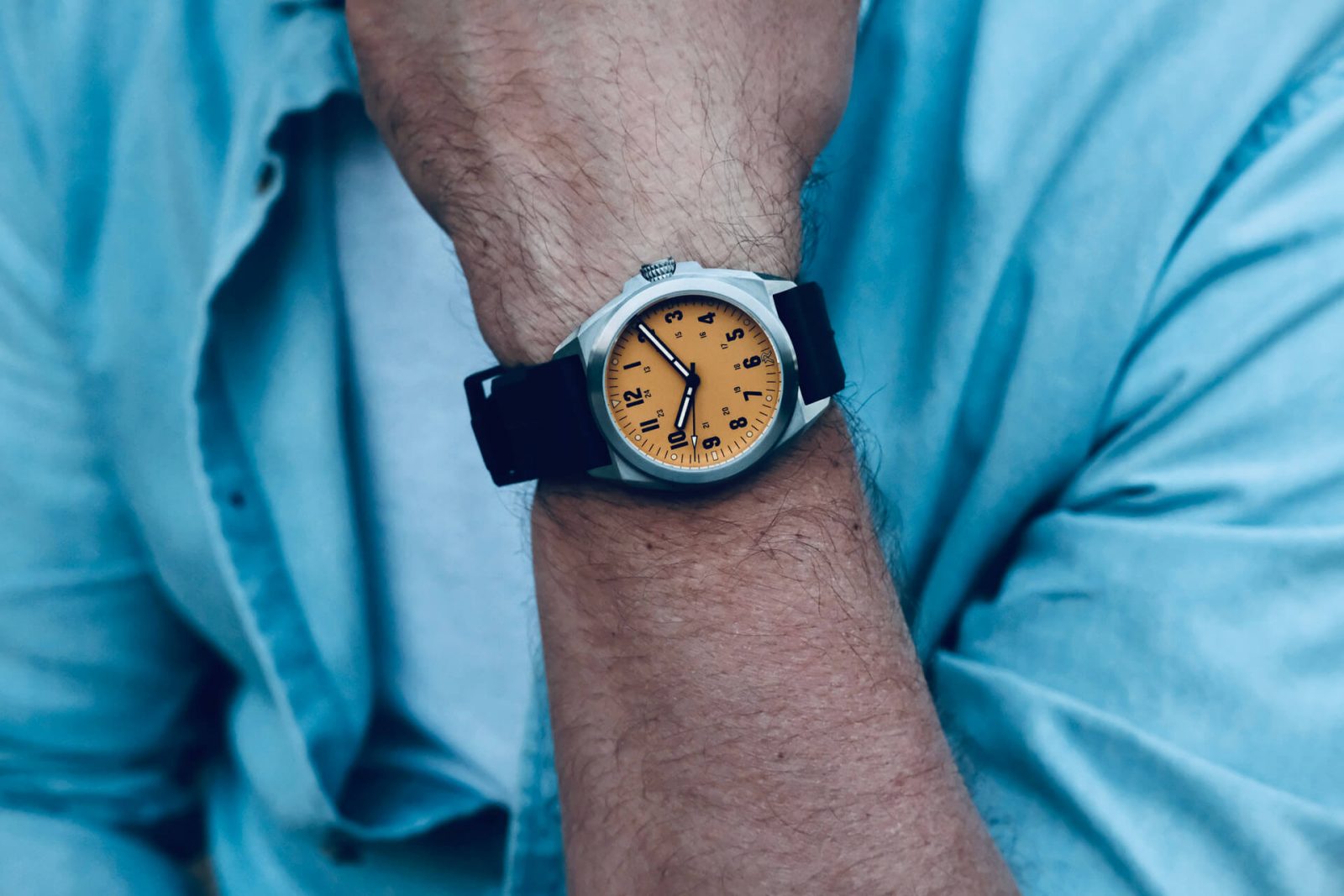 RZE Valour 38 Review - Watch Clicker