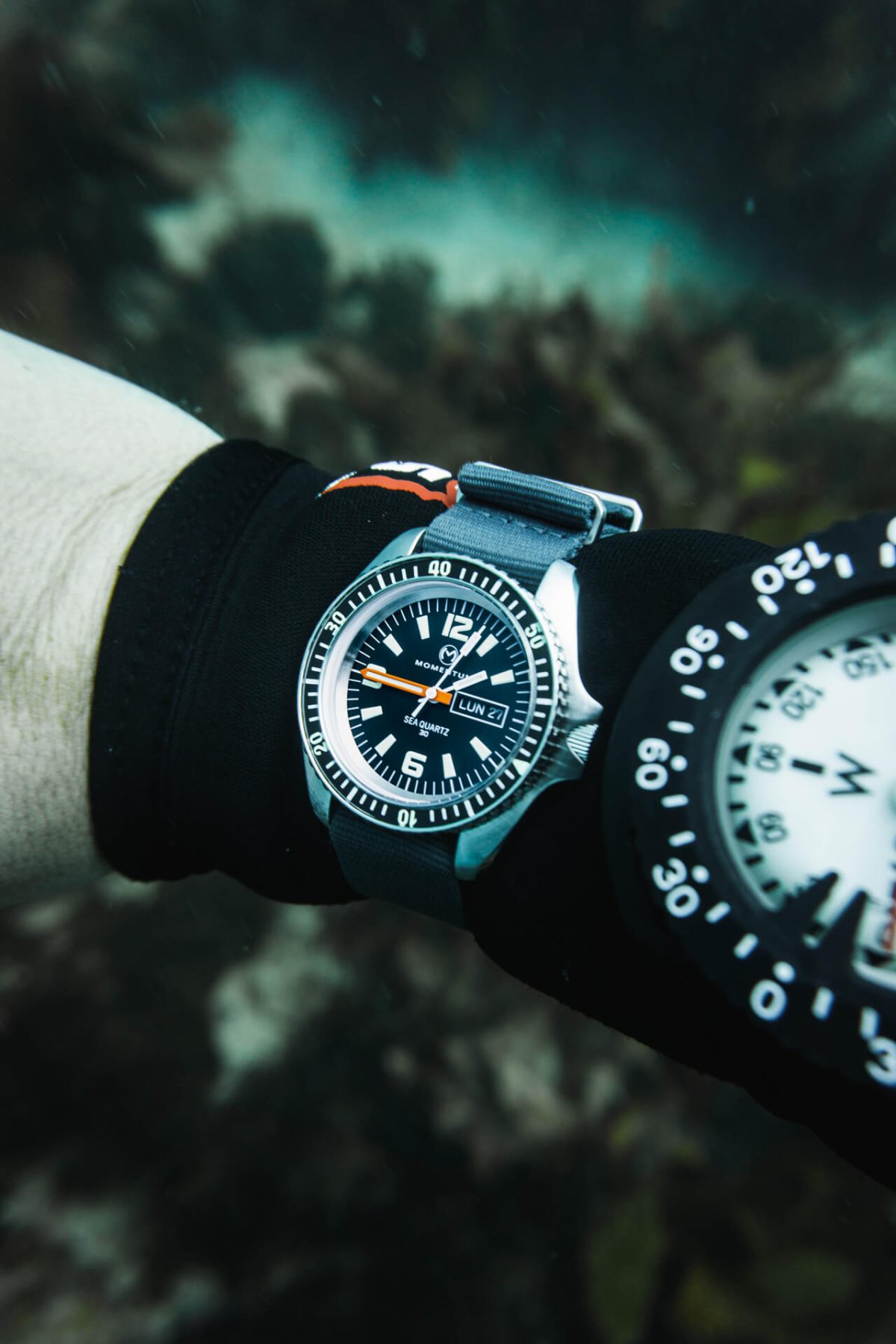 Momentum Sea Quartz 30 Review - Watch Clicker