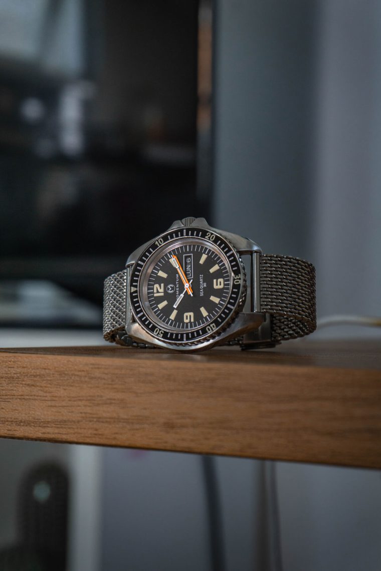 Momentum Sea Quartz 30 Review - Watch Clicker