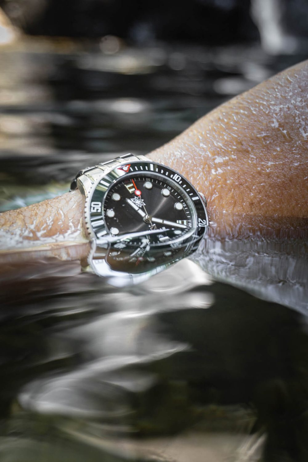 Second Hour Gin Clear MK II Review - Watch Clicker