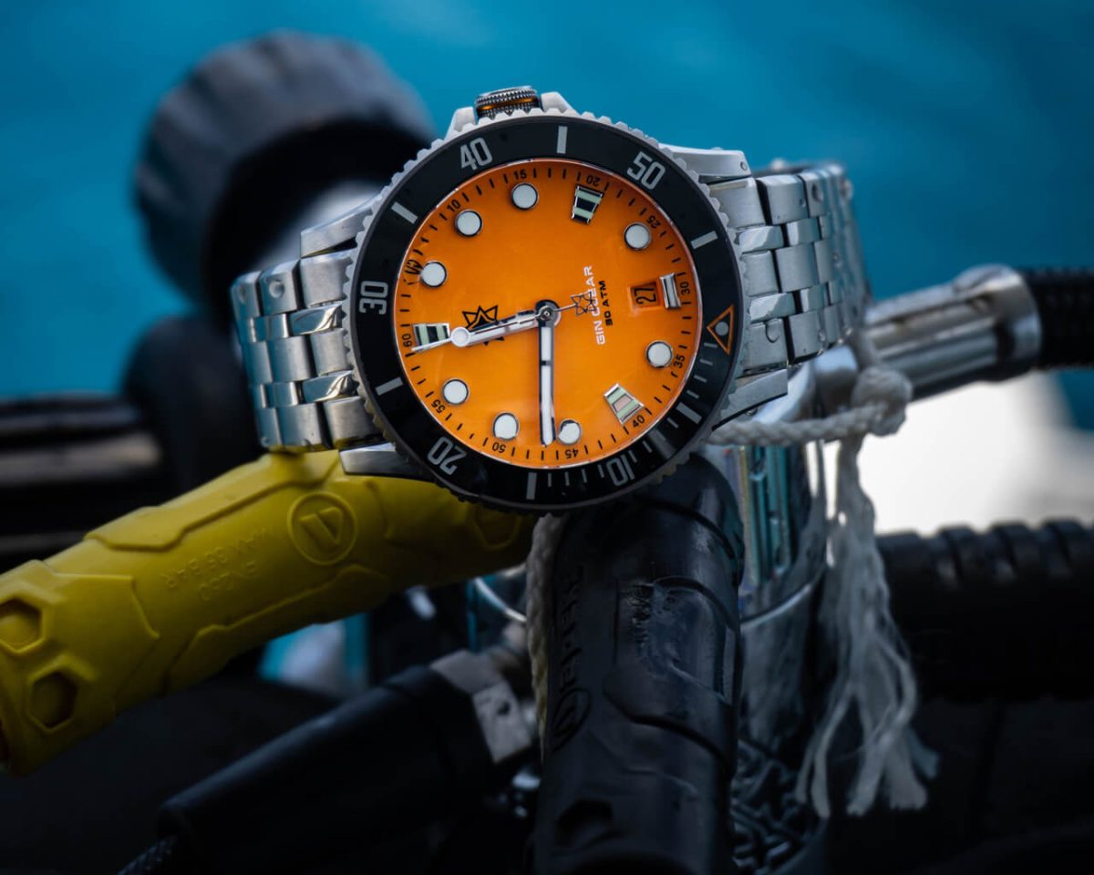 Second Hour Gin Clear MK II Review - Watch Clicker